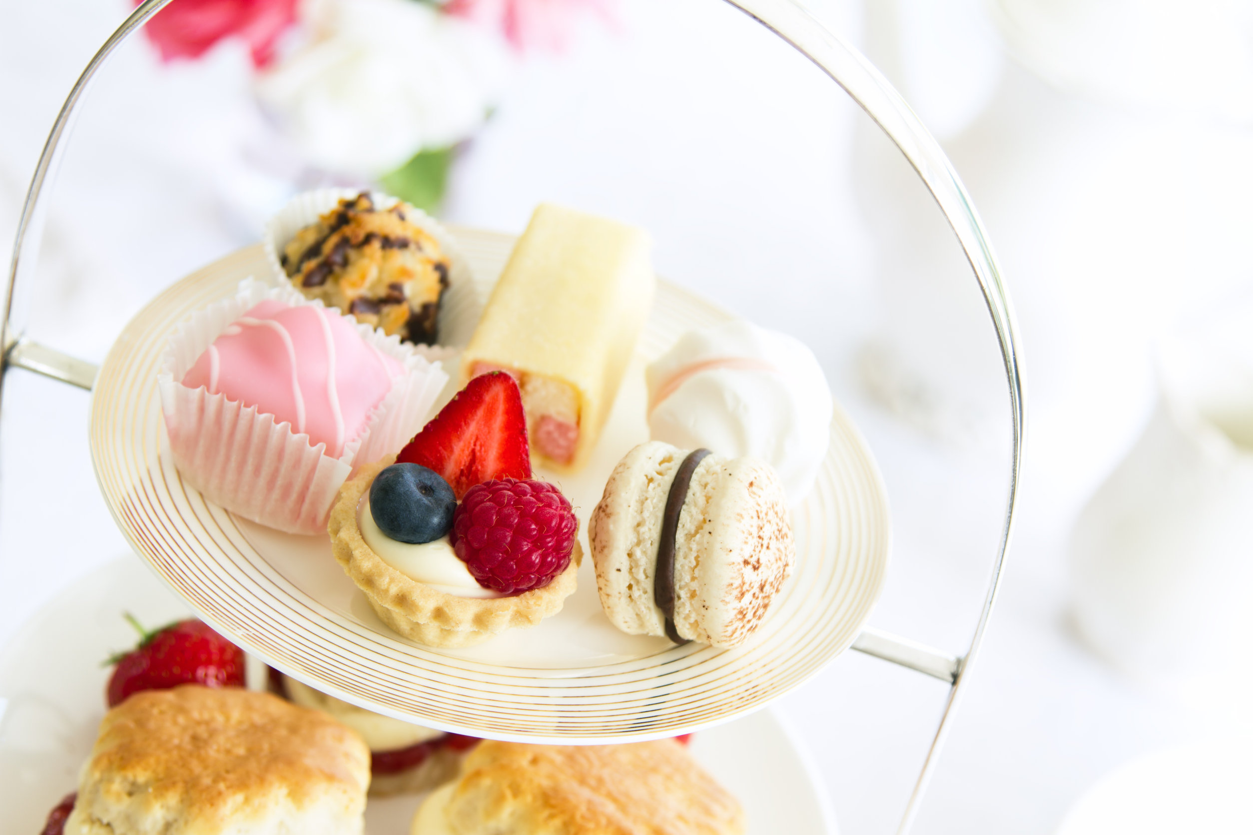 Organiseer een high tea thuis, bestel bij de lokale ondernemer! - Visit ...